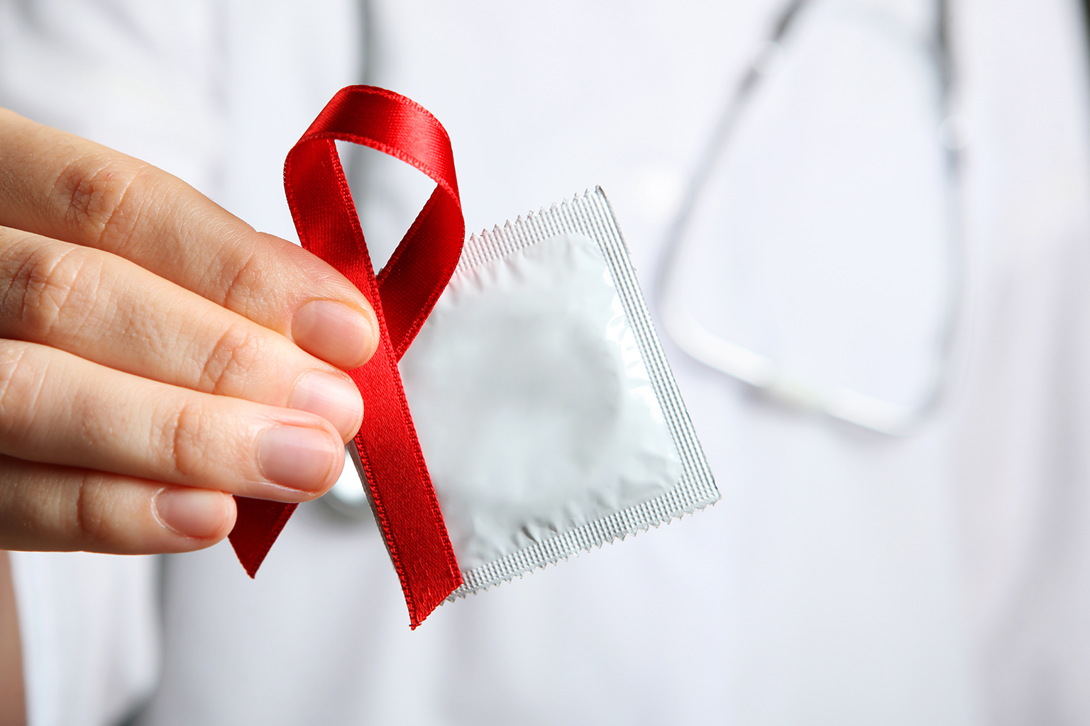 What are the first signs of HIV? A complete guide